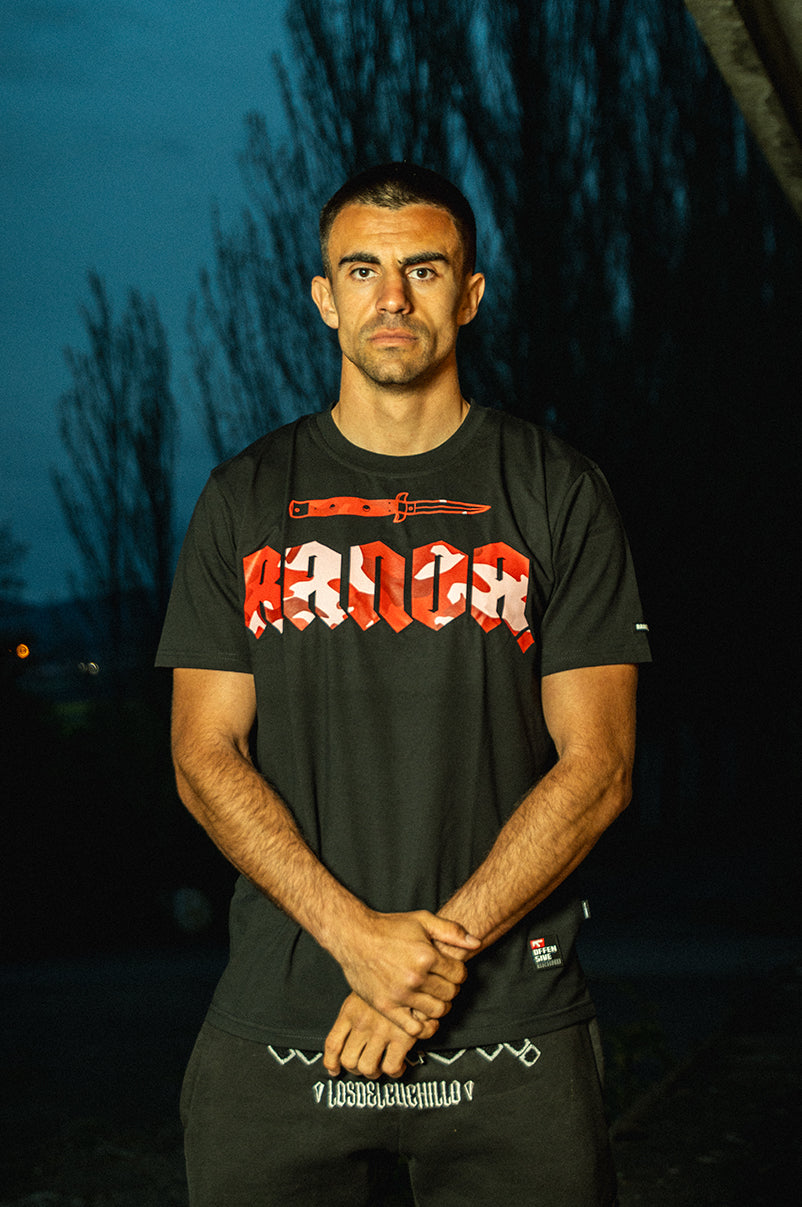 NO FACE NO NAME [RED CAMO] T-SHIRT – RANDA OFFENSIVE